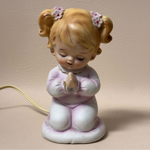 Lefton | Accents | Vintage Lefton Praying Girl Night Light Lamp ...